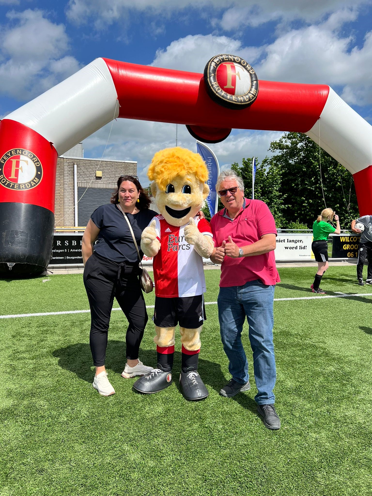 H. Bouter Kaashandel feliciteert jubilerend VV Groot-Ammers | H Bouter Kaas